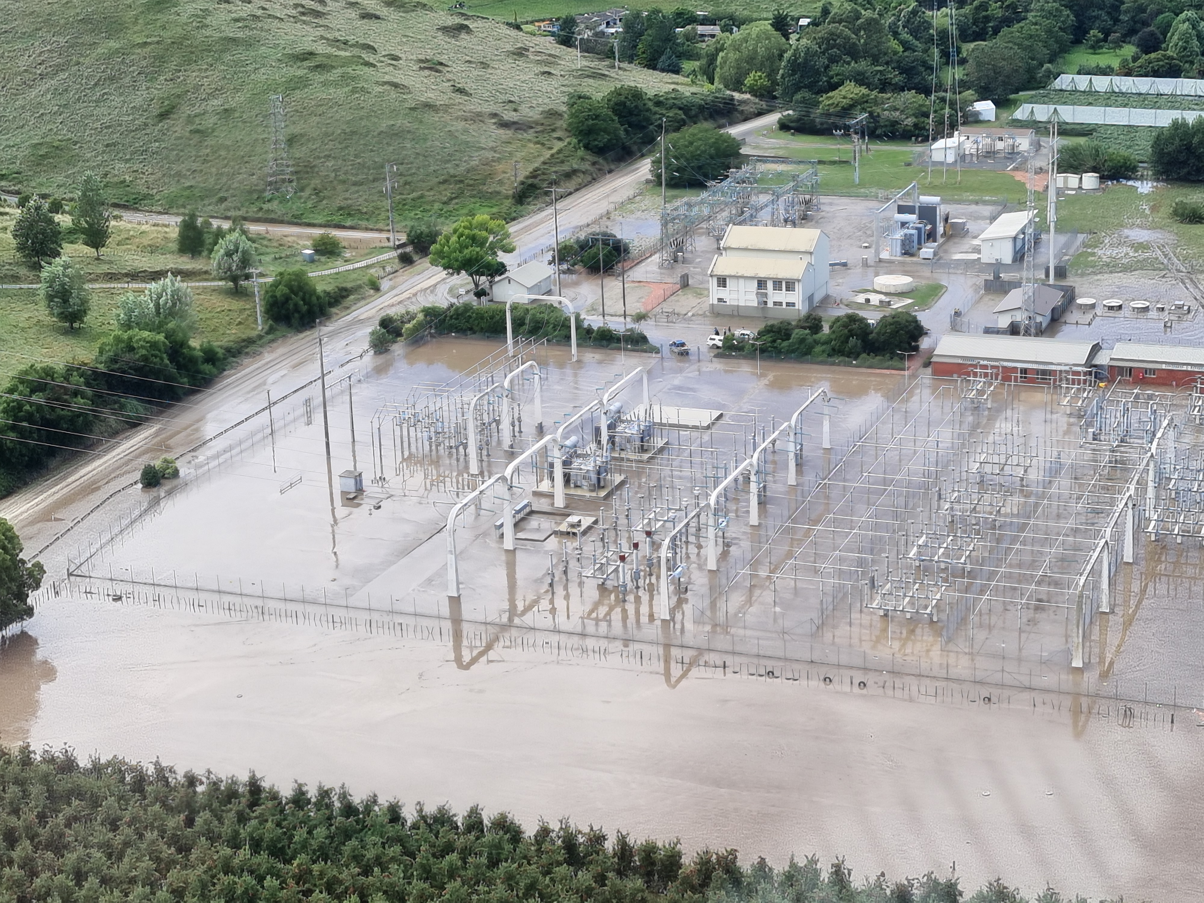 Transpower expects to complete bypass of flooded substation today ...